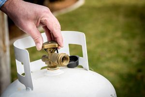 How to Check Your Propane Tank Level | Heller’s Gas